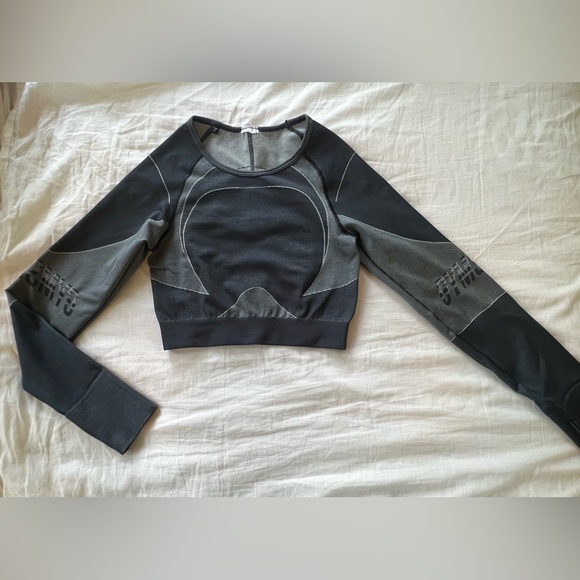 Gymshark | Tops | Gymshark Long Sleeve Cropped Work Out Shirt | Poshmark